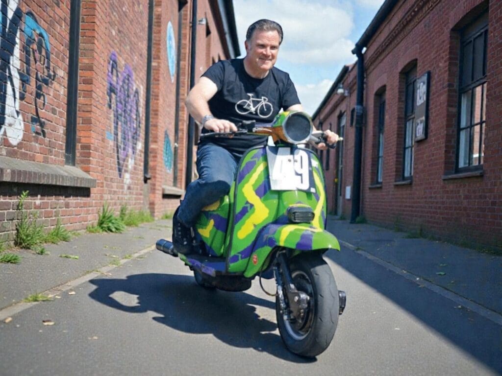 DISC ’85: The Rain-Soaked Weekend That Defined British Scootering ...