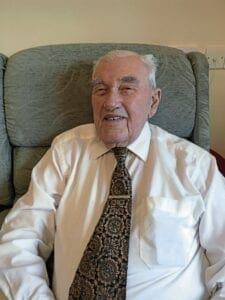 CENTENARIAN CAMERAMAN: Ron Buckley - Britain’s Oldest Railway ...