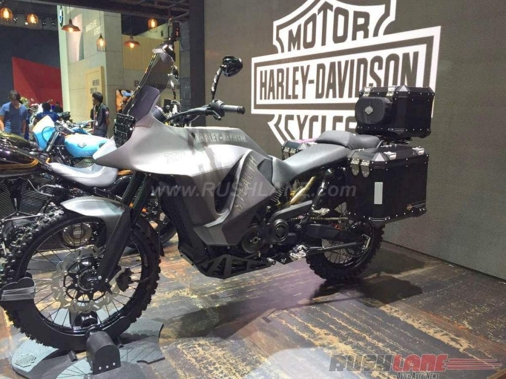 Meet the HARLEY-DAVIDSON Adventure bike! Yeah! | MoreBikes
