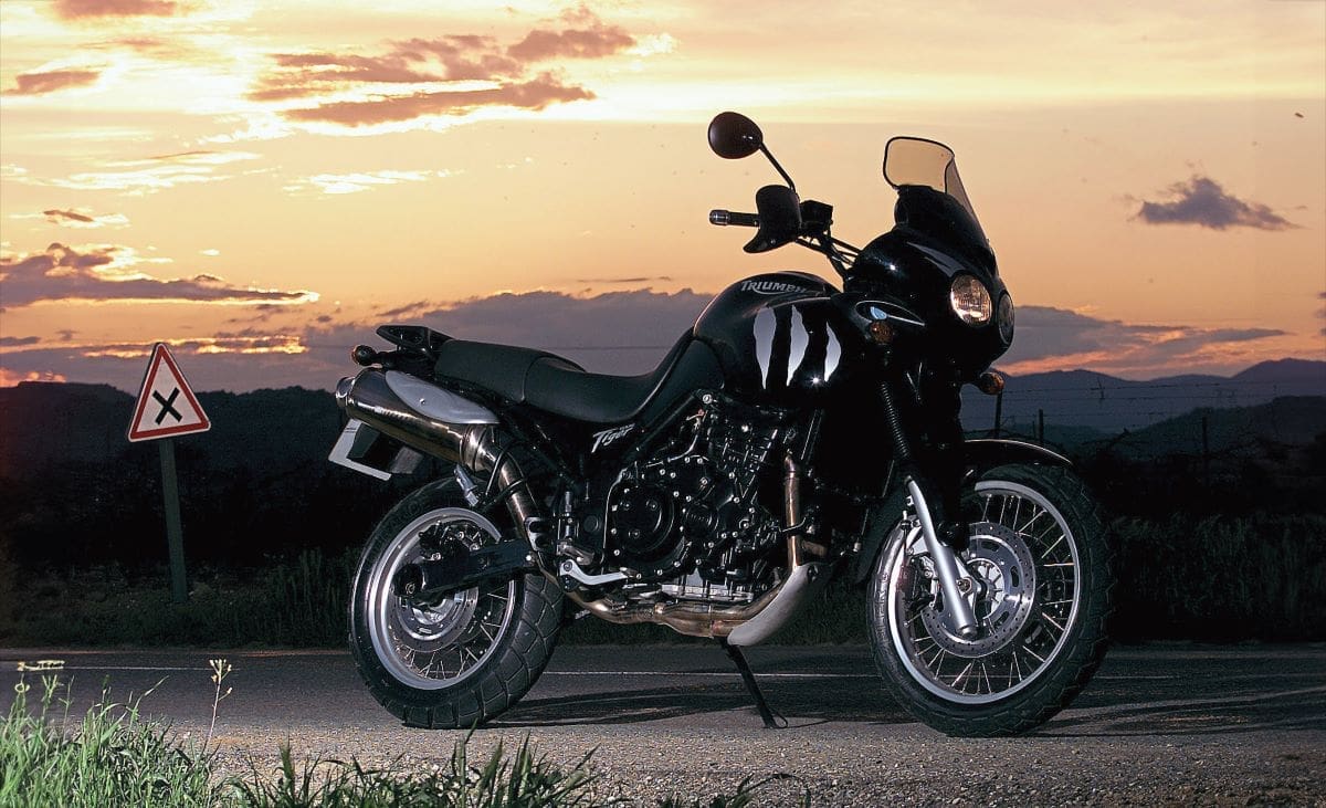 Test Ride: 2001-2005 Triumph 955i Tiger | Classic Bike Hub